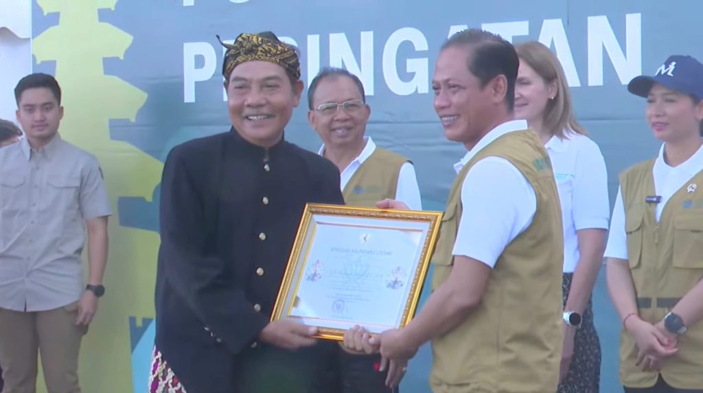 TGH Hasanain Terima Penghargaan Kalpataru Lestari 2025, Tokoh yang ...